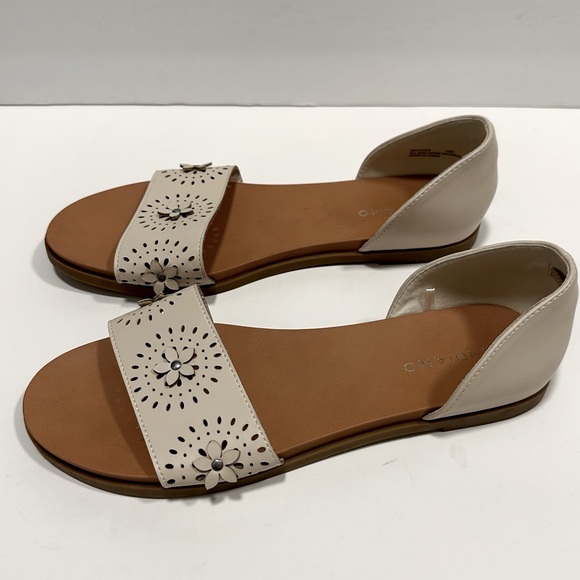 Andiamo | Shoes | Andiamo Abraxton Floral Cream Slip On Sandals Size ...